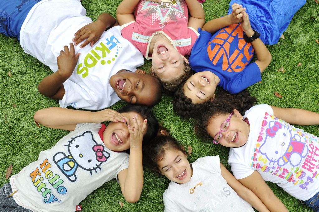 high-res-students-in-circle - Admirals Cove Foundation